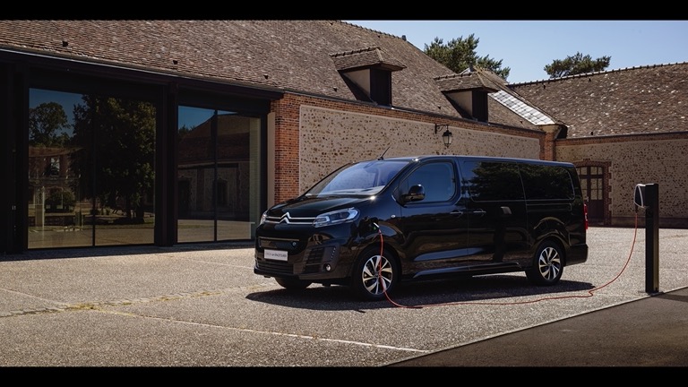 Citroen e-Jumpy Combi XS 50 kWh - ev.eu.com